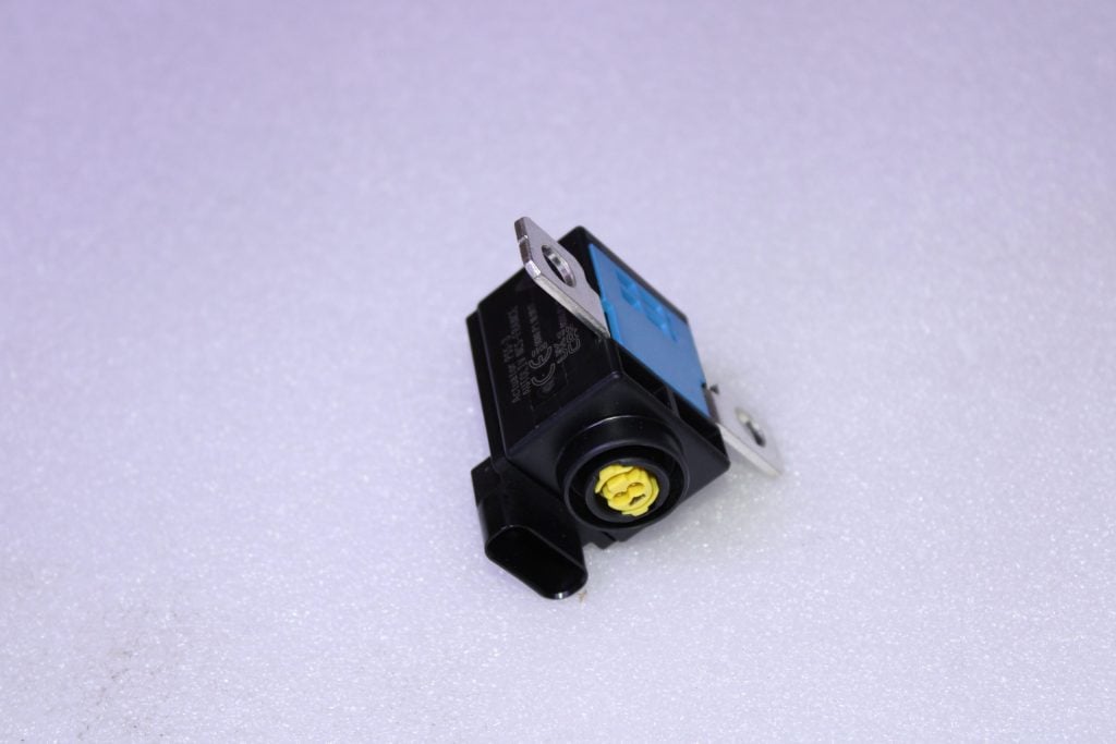 MERCEDES FUSES PYROTECHNIC 0009827425 - Salsabel Auto Spare Parts