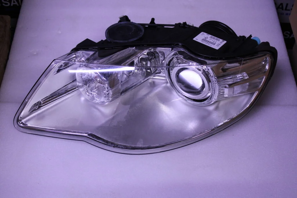 VOLKSWAGEN HEADLIGHTS FOR DYNAMIC 7L6941039C - Salsabel Auto Spare Parts