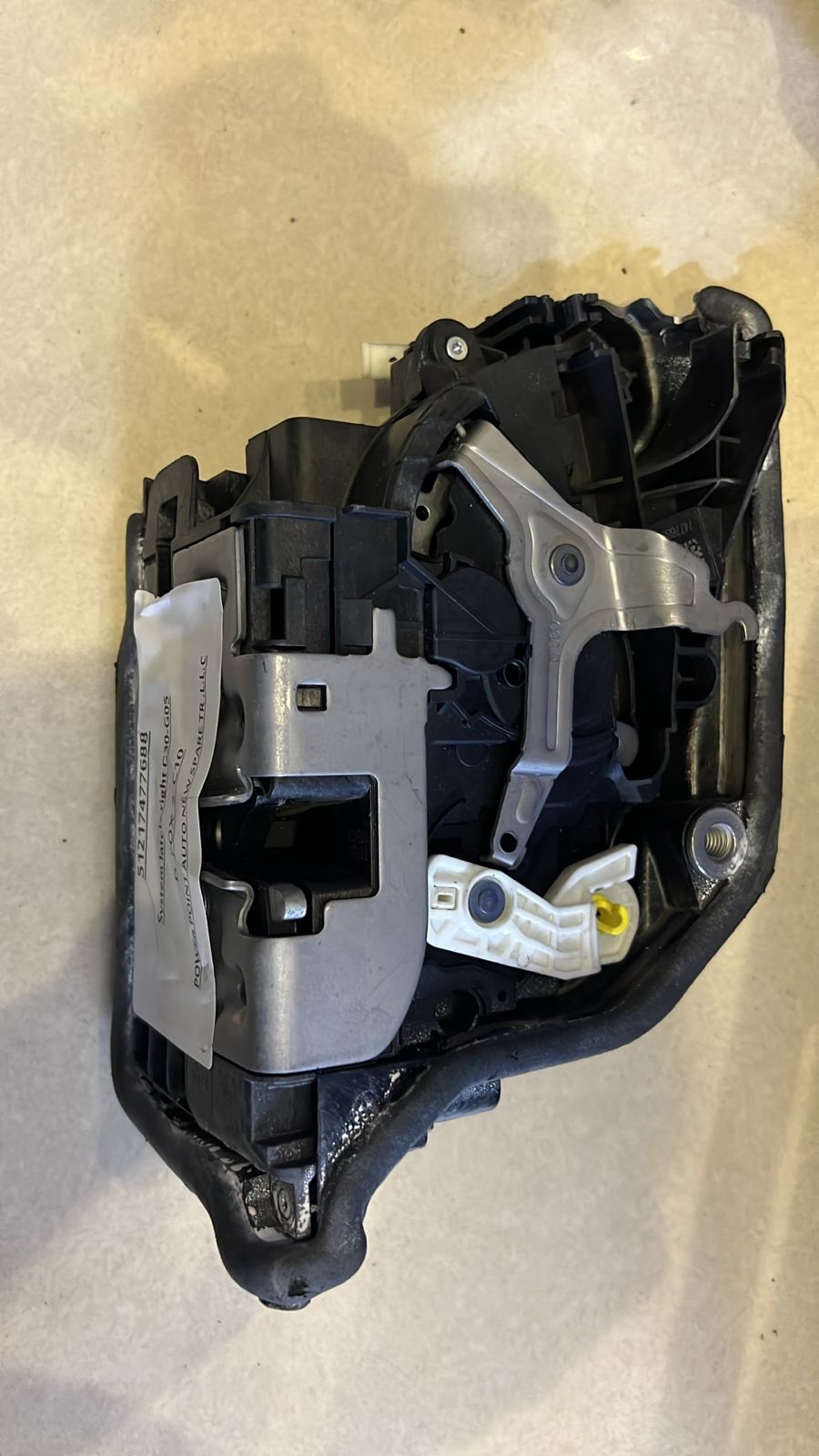 BMW G05 G30 System Latch Right 51217477688 - Salsabel Auto Spare Parts