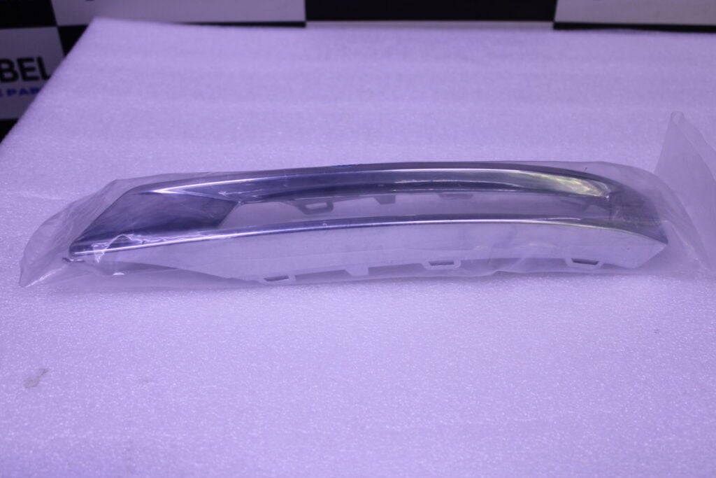 MERCEDES BENZ TRIM MOLDING 2048854074 - Salsabel Auto Spare Parts