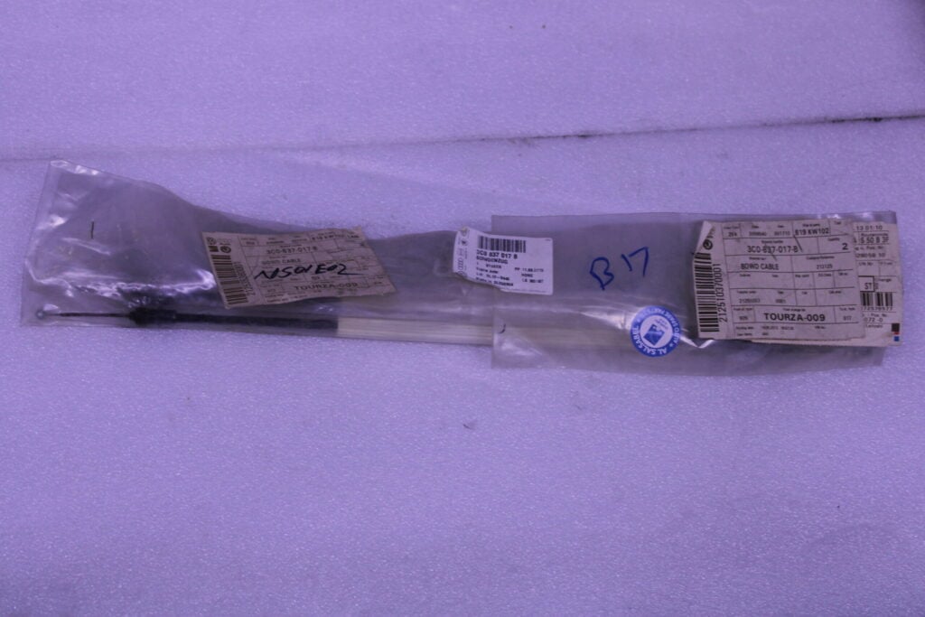 VOLKSWAGEN BOWDEN CABLE 3C0837017B - Salsabel Auto Spare Parts